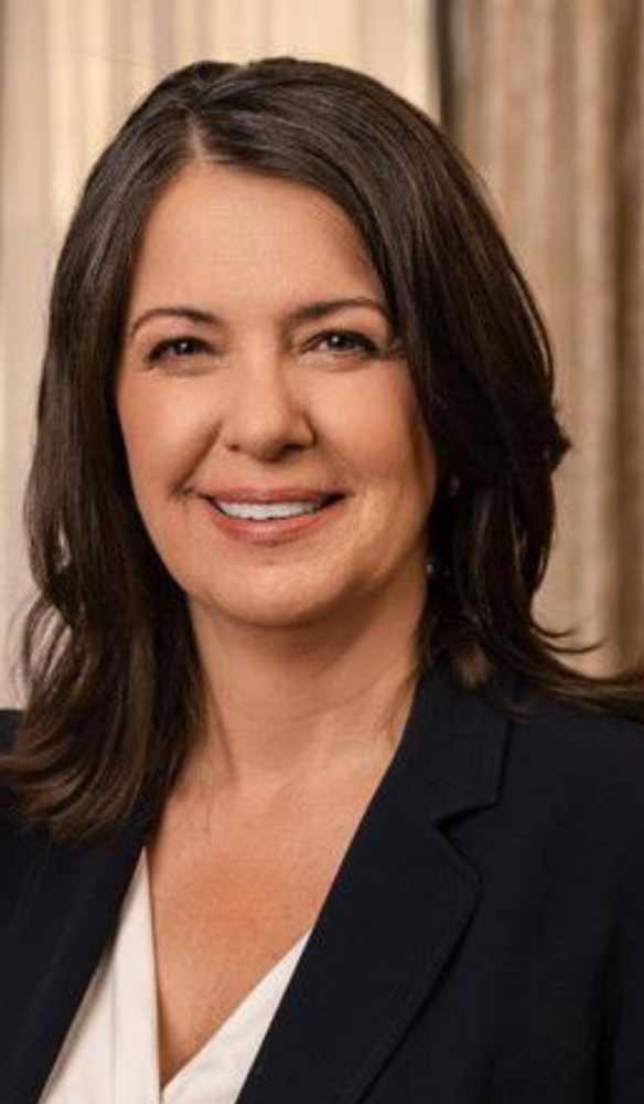 Danielle Smith | Expert Trainer | Master Coach | genconnectU